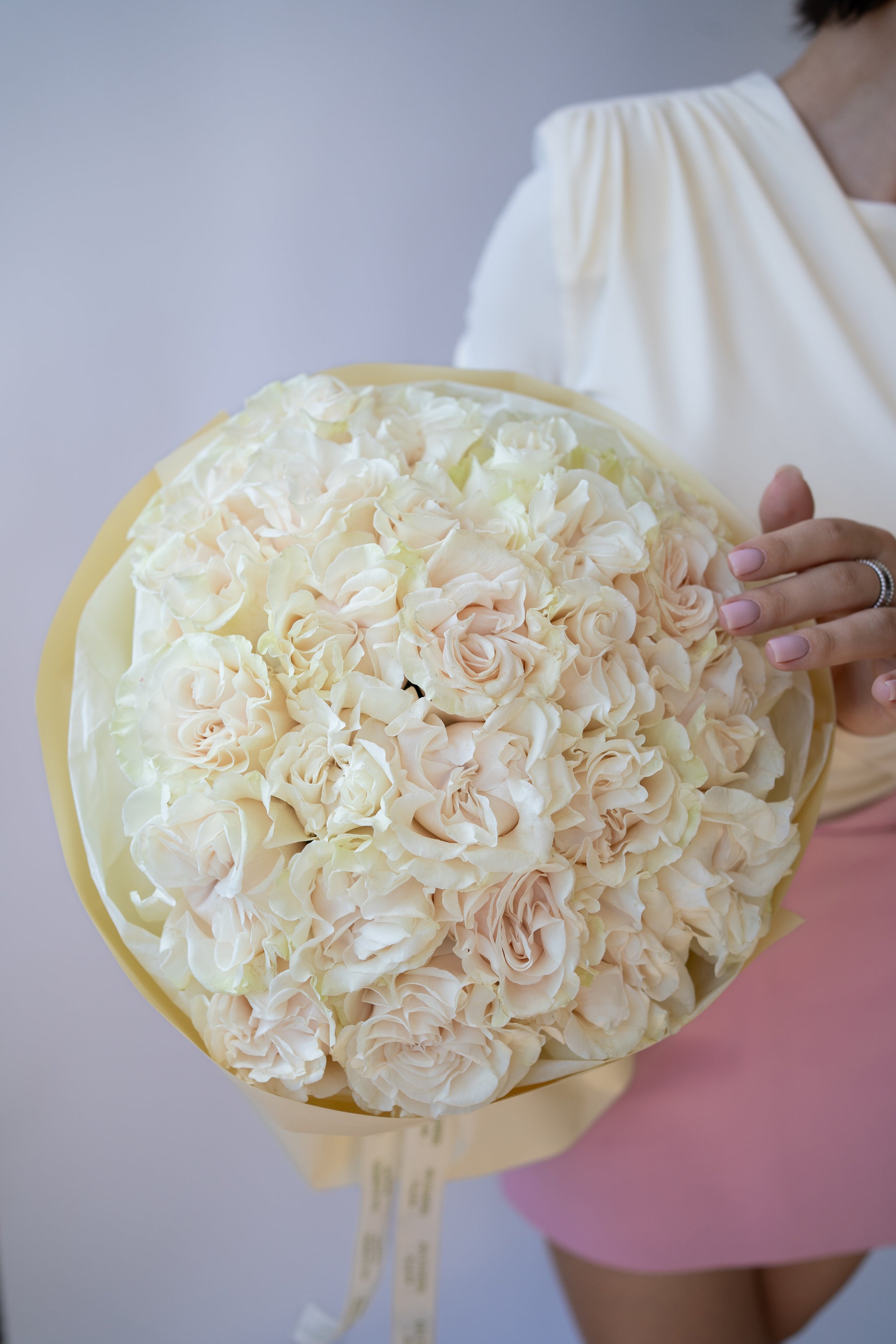 Bouquet No. 021 Whispering Cream Roses - by floral design Aya Flowers