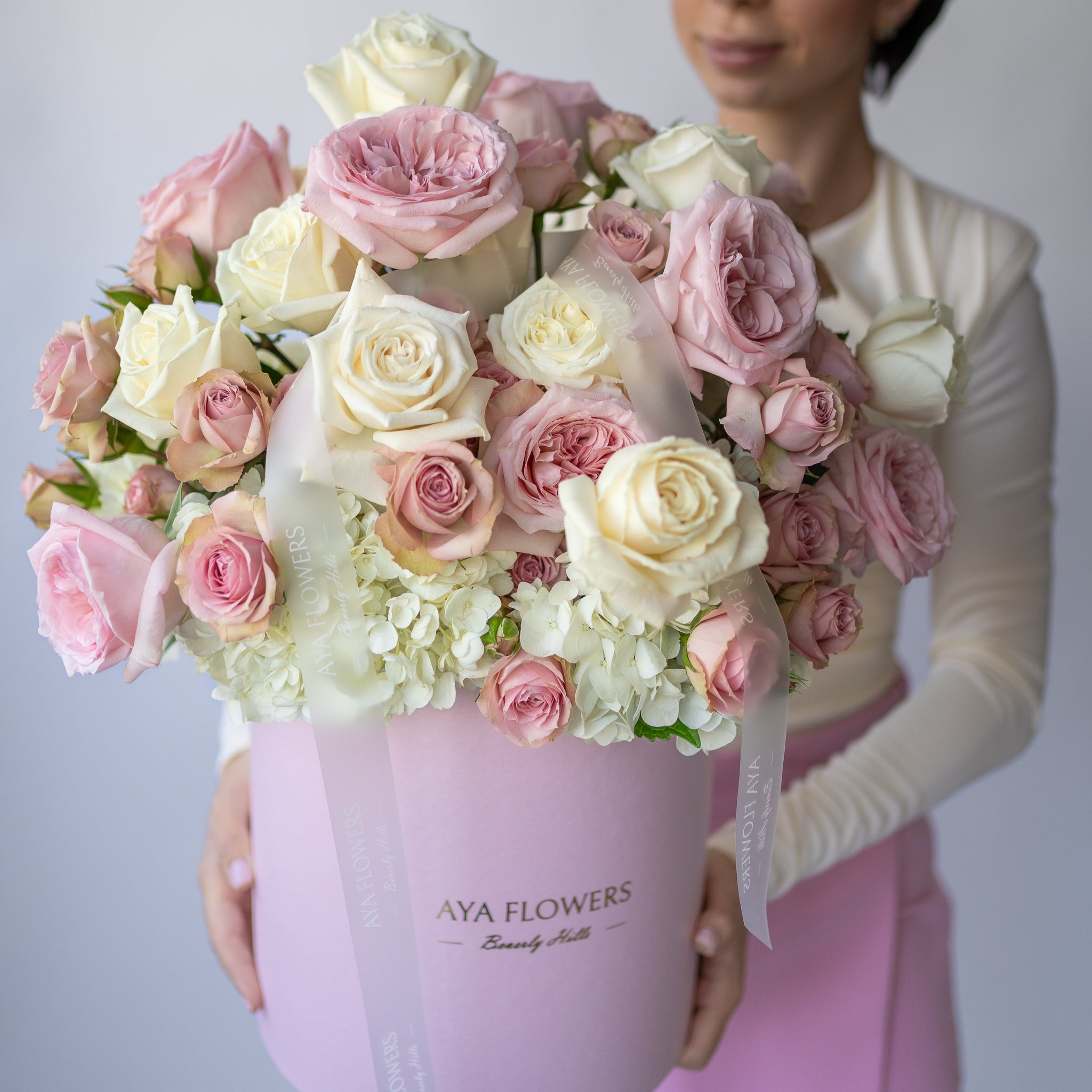 Bouquet No. 017 Rossini box - by floral design Aya Flowers