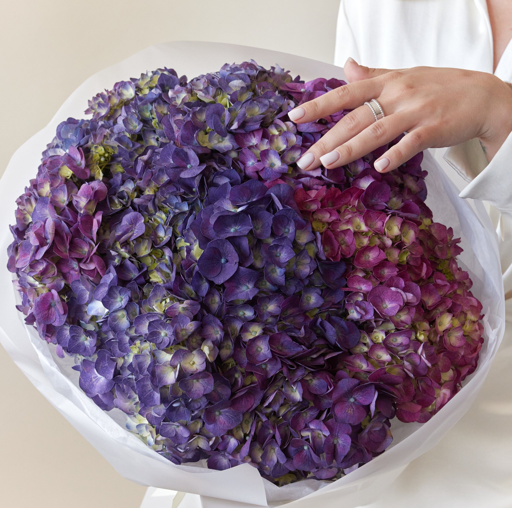 Bouquet No. 86 Light Roses - by floral design Aya Flowers